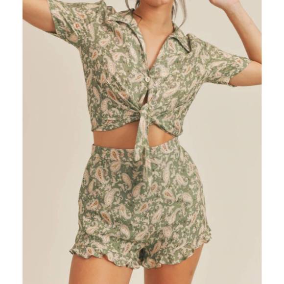 Sage | Shorts | New Sage The Label Watchin Dreamin Ruffled Shorts In ...